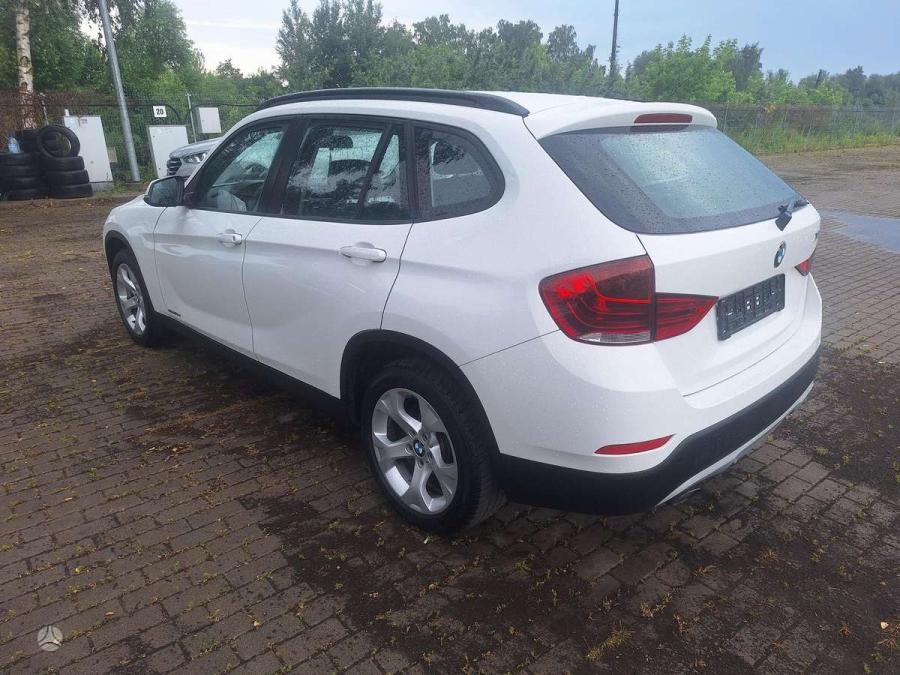 Balts BMW X1 2012 Marijampole, ar dzinēja tilpumu 2.00 L un nobraukumu 180 tūkst. km par 5200 €, foto 17 vietnē AUTOMOTO.COM.LV