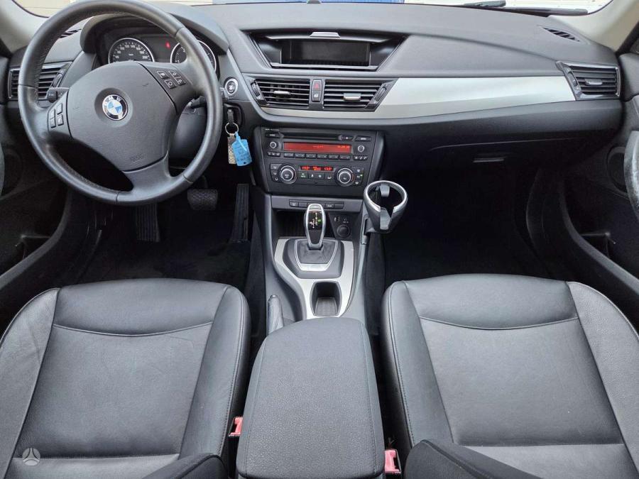 White BMW X1 2012 in Taurage, with an engine capacity of 2.00 L and mileage of 221 thousand km for 6650 €, photo 10 on AUTOMOTO.COM.LV