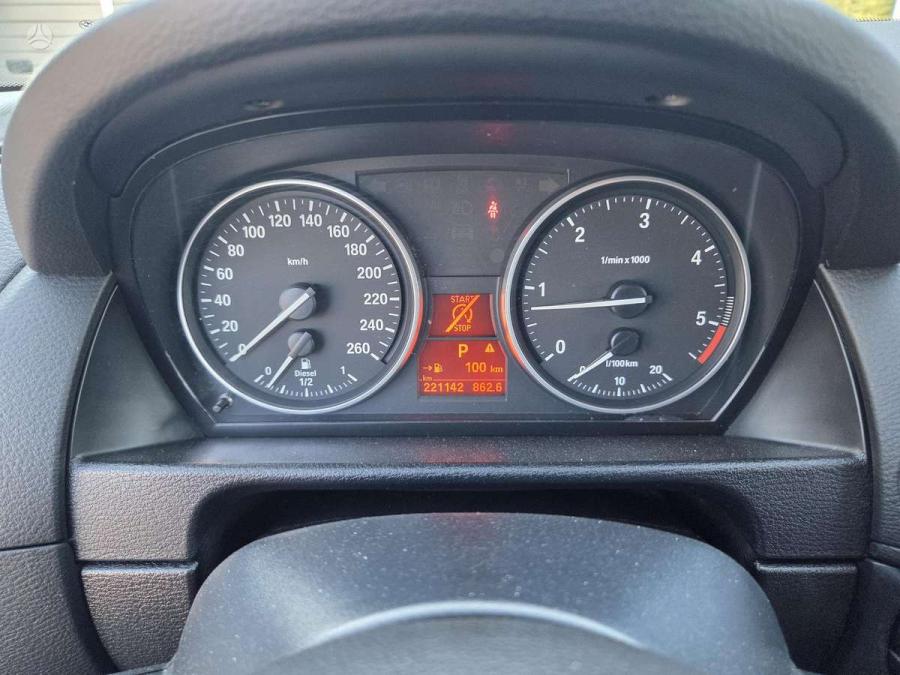 White BMW X1 2012 in Taurage, with an engine capacity of 2.00 L and mileage of 221 thousand km for 6650 €, photo 13 on AUTOMOTO.COM.LV