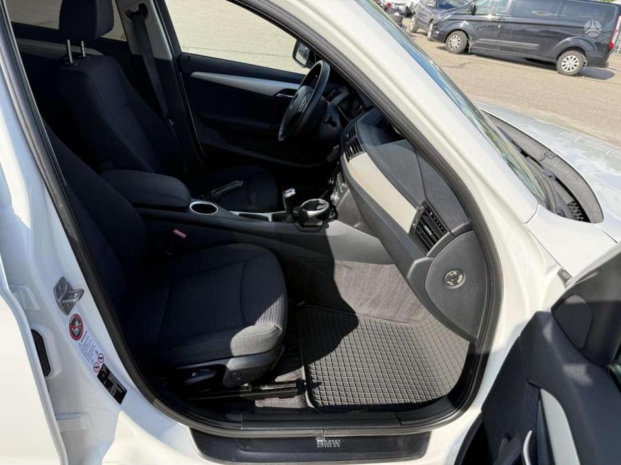White BMW X1 2012 in Marijampole, with an engine capacity of 2.00 L and mileage of 151 thousand km for 5700 €, photo 19 on AUTOMOTO.COM.LV