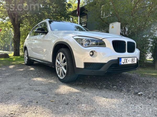White BMW X1 2013 in Valmiera, with an engine capacity of 2.00 L and mileage of 305 thousand km for 9000 €, photo 2 on AUTOMOTO.COM.LV