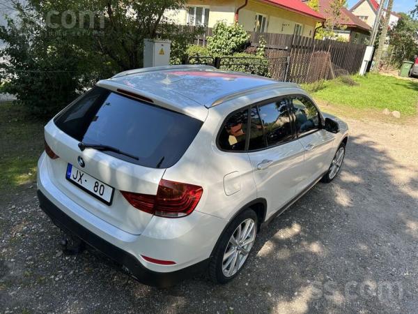 White BMW X1 2013 in Valmiera, with an engine capacity of 2.00 L and mileage of 305 thousand km for 9000 €, photo 3 on AUTOMOTO.COM.LV