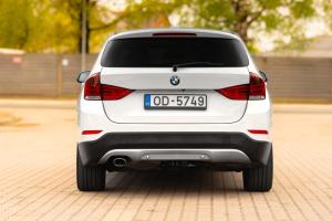 Balts BMW X1 2013 Rīga, ar dzinēja tilpumu 2.00 L un nobraukumu 214 tūkst. km par 9990 €, foto 7 vietnē AUTOMOTO.COM.LV