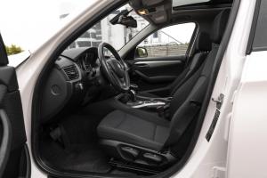 Balts BMW X1 2013 Rīga, ar dzinēja tilpumu 2.00 L un nobraukumu 214 tūkst. km par 9990 €, foto 14 vietnē AUTOMOTO.COM.LV