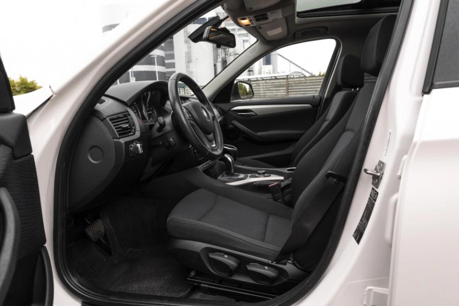 Balts BMW X1 2013 Rīga, ar dzinēja tilpumu 2.00 L un nobraukumu 214 tūkst. km par 9990 €, foto 14 vietnē AUTOMOTO.COM.LV