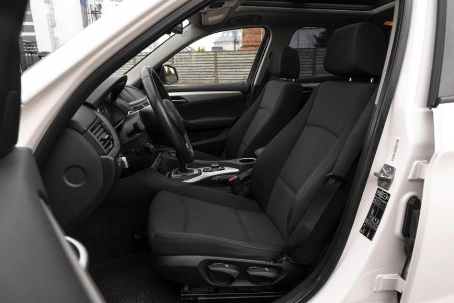 Balts BMW X1 2013 Rīga, ar dzinēja tilpumu 2.00 L un nobraukumu 214 tūkst. km par 9990 €, foto 15 vietnē AUTOMOTO.COM.LV