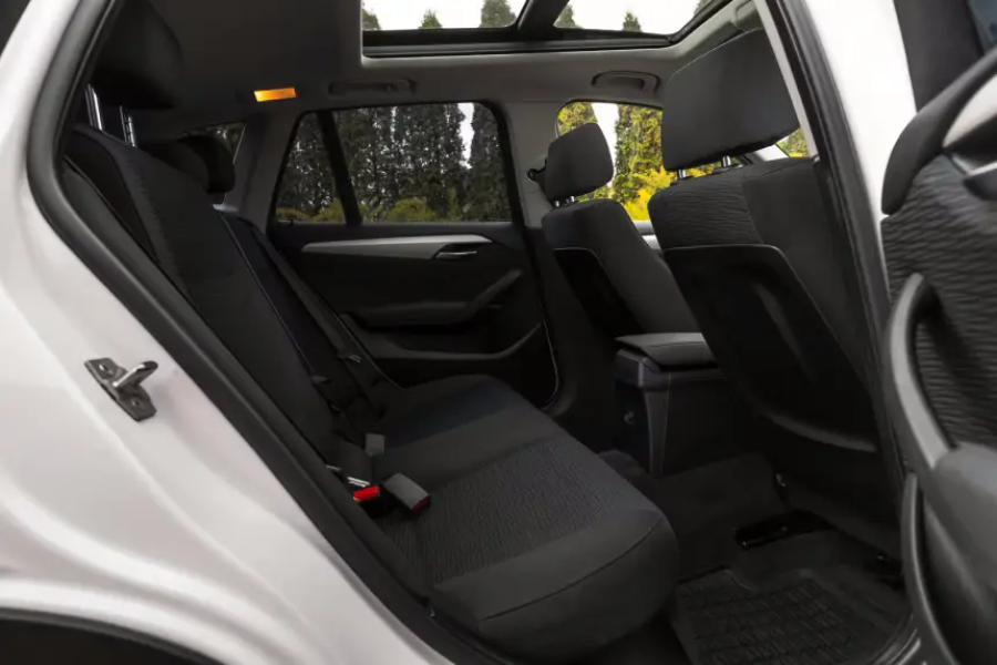 Balts BMW X1 2013 Jelgava, ar dzinēja tilpumu 2.00 L un nobraukumu 214 tūkst. km par 9790 €, foto 10 vietnē AUTOMOTO.COM.LV