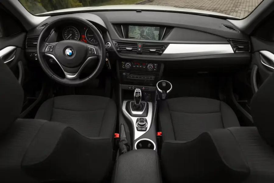 Balts BMW X1 2013 Jelgava, ar dzinēja tilpumu 2.00 L un nobraukumu 214 tūkst. km par 9790 €, foto 12 vietnē AUTOMOTO.COM.LV