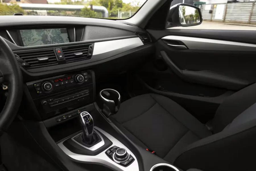 Balts BMW X1 2013 Jelgava, ar dzinēja tilpumu 2.00 L un nobraukumu 214 tūkst. km par 9790 €, foto 16 vietnē AUTOMOTO.COM.LV