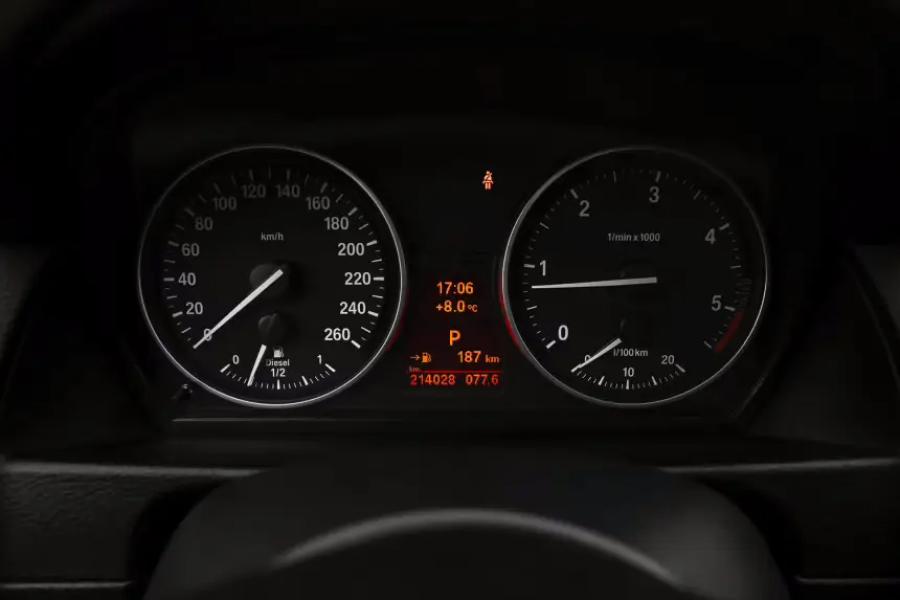 Balts BMW X1 2013 Jelgava, ar dzinēja tilpumu 2.00 L un nobraukumu 214 tūkst. km par 9790 €, foto 17 vietnē AUTOMOTO.COM.LV