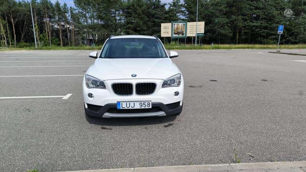 White BMW X1 2013 in Vilnius, with an engine capacity of 2.00 L and mileage of 207 thousand km for 7250 €, photo 2 on AUTOMOTO.COM.LV