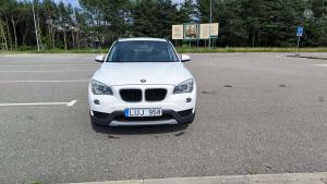 White BMW X1 2013 in Vilnius, with an engine capacity of 2.00 L and mileage of 207 thousand km for 7250 €, photo 3 on AUTOMOTO.COM.LV