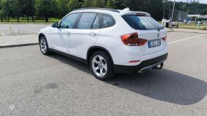 White BMW X1 2013 in Vilnius, with an engine capacity of 2.00 L and mileage of 207 thousand km for 7250 €, photo 6 on AUTOMOTO.COM.LV