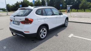White BMW X1 2013 in Vilnius, with an engine capacity of 2.00 L and mileage of 207 thousand km for 7250 €, photo 8 on AUTOMOTO.COM.LV