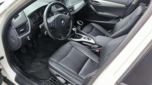 White BMW X1 2013 in Vilnius, with an engine capacity of 2.00 L and mileage of 207 thousand km for 7250 €, photo 14 on AUTOMOTO.COM.LV
