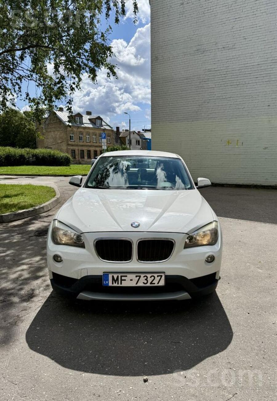 White BMW X1 2013 in Riga, with an engine capacity of 2.00 L and mileage of 420 thousand km for 5400 €, photo 4 on AUTOMOTO.COM.LV