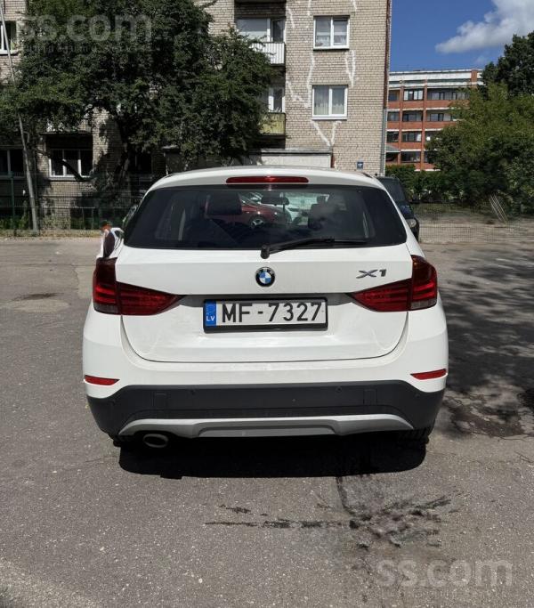 Balts BMW X1 2013 Rīga, ar dzinēja tilpumu 2.00 L un nobraukumu 420 tūkst. km par 5400 €, foto 4 vietnē AUTOMOTO.COM.LV