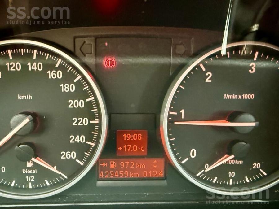 White BMW X1 2013 in Riga, with an engine capacity of 2.00 L and mileage of 420 thousand km for 5400 €, photo 6 on AUTOMOTO.COM.LV