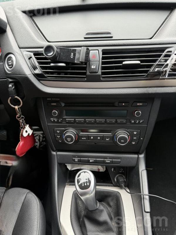Balts BMW X1 2013 Rīga, ar dzinēja tilpumu 2.00 L un nobraukumu 420 tūkst. km par 5400 €, foto 6 vietnē AUTOMOTO.COM.LV