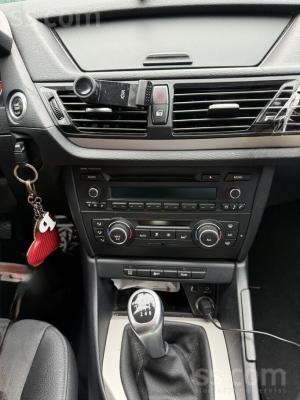 White BMW X1 2013 in Riga, with an engine capacity of 2.00 L and mileage of 420 thousand km for 5400 €, photo 7 on AUTOMOTO.COM.LV