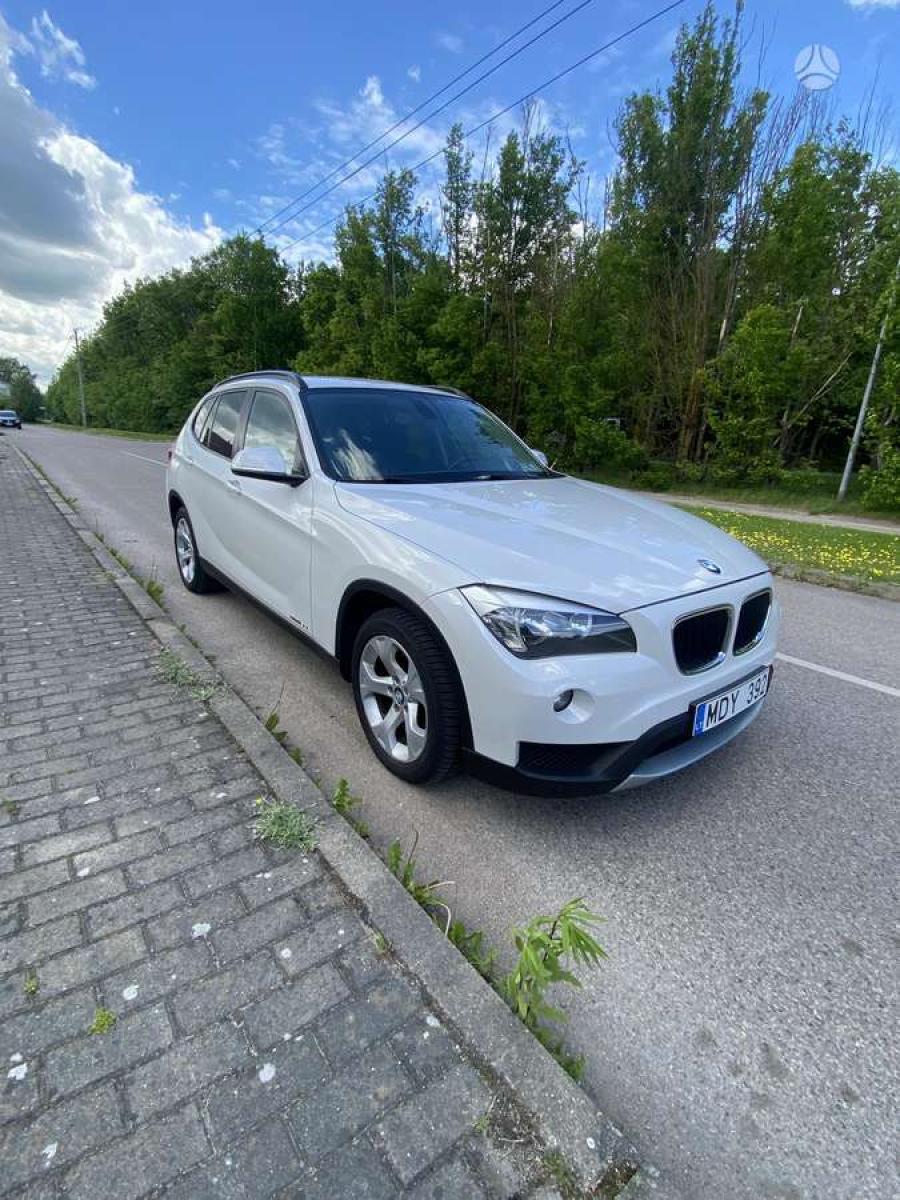 Balts BMW X1 2013 Kauņa, ar dzinēja tilpumu 2.00 L un nobraukumu 235 tūkst. km par 8000 €, foto 1 vietnē AUTOMOTO.COM.LV