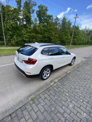 Balts BMW X1 2013 Kauņa, ar dzinēja tilpumu 2.00 L un nobraukumu 235 tūkst. km par 8000 €, foto 3 vietnē AUTOMOTO.COM.LV