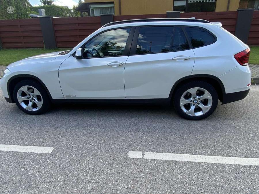Balts BMW X1 2013 Kauņa, ar dzinēja tilpumu 2.00 L un nobraukumu 235 tūkst. km par 8000 €, foto 4 vietnē AUTOMOTO.COM.LV