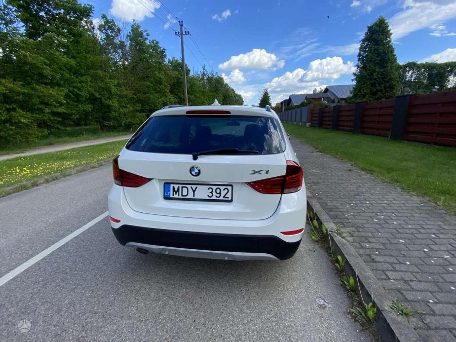 Balts BMW X1 2013 Kauņa, ar dzinēja tilpumu 2.00 L un nobraukumu 235 tūkst. km par 8000 €, foto 9 vietnē AUTOMOTO.COM.LV