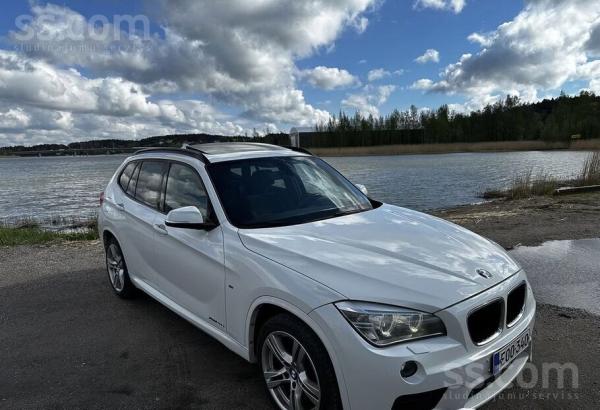 White BMW X1 2013 in Jelgava, with an engine capacity of 2.00 L and mileage of 252 thousand km for 9500 €, photo 1 on AUTOMOTO.COM.LV