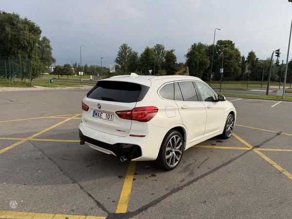 White BMW X1 2019 in Kaunas, with an engine capacity of 2.00 L and mileage of 75 thousand km for 19900 €, photo 3 on AUTOMOTO.COM.LV