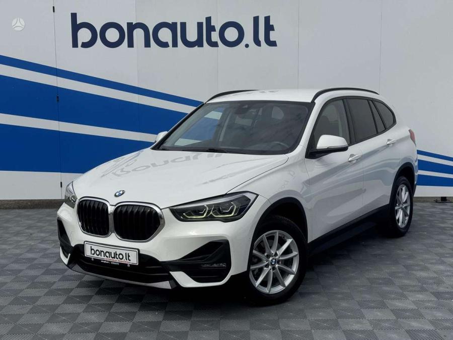 White BMW X1 2021 in Kaunas, with an engine capacity of 2.00 L and mileage of 216 thousand km for 16499 €, photo 1 on AUTOMOTO.COM.LV