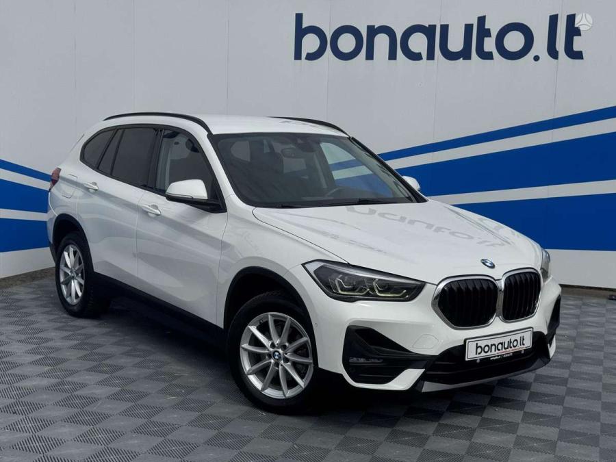 White BMW X1 2021 in Kaunas, with an engine capacity of 2.00 L and mileage of 216 thousand km for 16499 €, photo 3 on AUTOMOTO.COM.LV