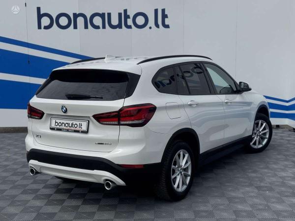 White BMW X1 2021 in Kaunas, with an engine capacity of 2.00 L and mileage of 216 thousand km for 16499 €, photo 3 on AUTOMOTO.COM.LV