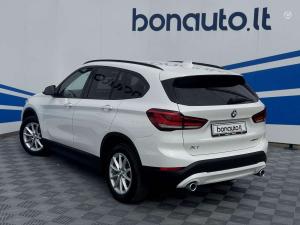 White BMW X1 2021 in Kaunas, with an engine capacity of 2.00 L and mileage of 216 thousand km for 16499 €, photo 5 on AUTOMOTO.COM.LV