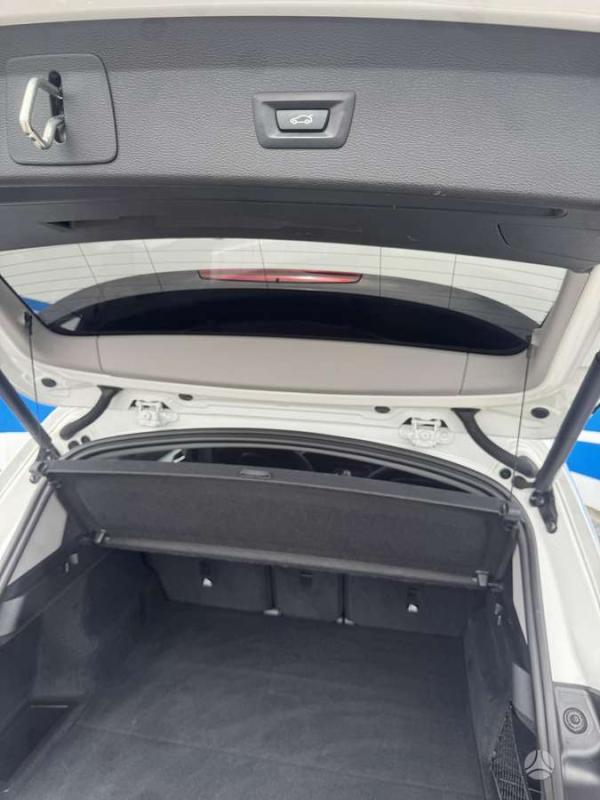 White BMW X1 2021 in Kaunas, with an engine capacity of 2.00 L and mileage of 216 thousand km for 16499 €, photo 5 on AUTOMOTO.COM.LV