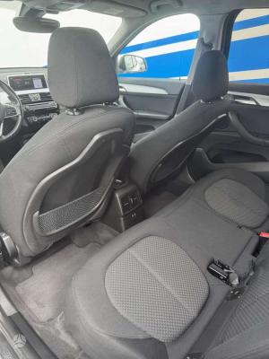 White BMW X1 2021 in Kaunas, with an engine capacity of 2.00 L and mileage of 216 thousand km for 16499 €, photo 8 on AUTOMOTO.COM.LV
