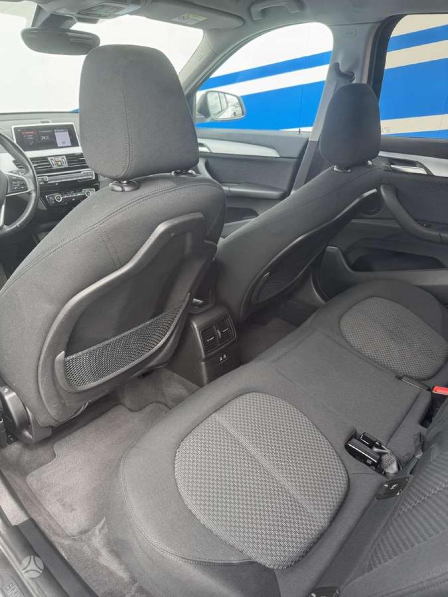 White BMW X1 2021 in Kaunas, with an engine capacity of 2.00 L and mileage of 216 thousand km for 16499 €, photo 8 on AUTOMOTO.COM.LV