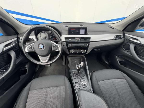 White BMW X1 2021 in Kaunas, with an engine capacity of 2.00 L and mileage of 216 thousand km for 16499 €, photo 8 on AUTOMOTO.COM.LV