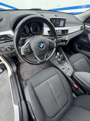 White BMW X1 2021 in Kaunas, with an engine capacity of 2.00 L and mileage of 216 thousand km for 16499 €, photo 10 on AUTOMOTO.COM.LV