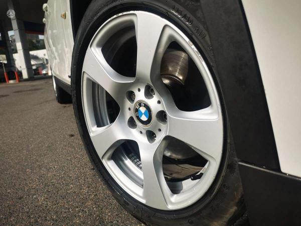 White BMW X1 2012 in Vilnius, with an engine capacity of 2.00 L and mileage of 88 thousand km for 6990 €, photo 7 on AUTOMOTO.COM.LV