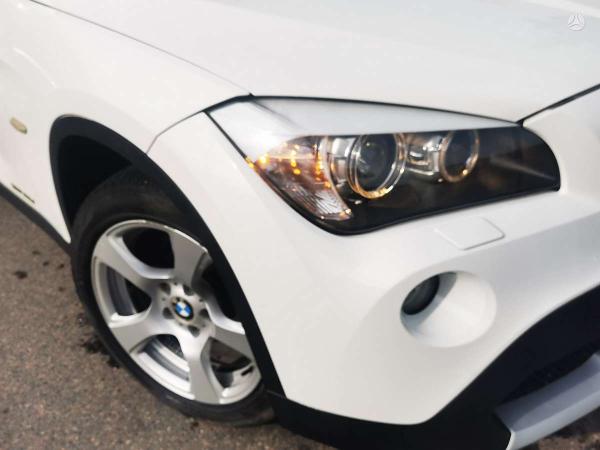 White BMW X1 2012 in Vilnius, with an engine capacity of 2.00 L and mileage of 88 thousand km for 6990 €, photo 8 on AUTOMOTO.COM.LV