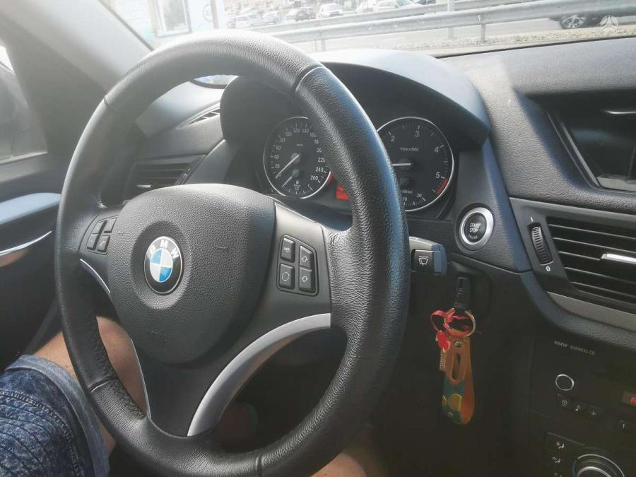 Balts BMW X1 2012 Viļņa, ar dzinēja tilpumu 2.00 L un nobraukumu 88 tūkst. km par 6990 €, foto 22 vietnē AUTOMOTO.COM.LV