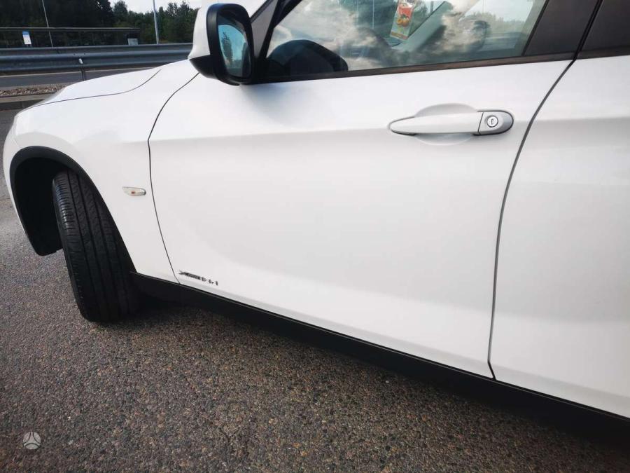 White BMW X1 2012 in Vilnius, with an engine capacity of 2.00 L and mileage of 88 thousand km for 6400 €, photo 7 on AUTOMOTO.COM.LV