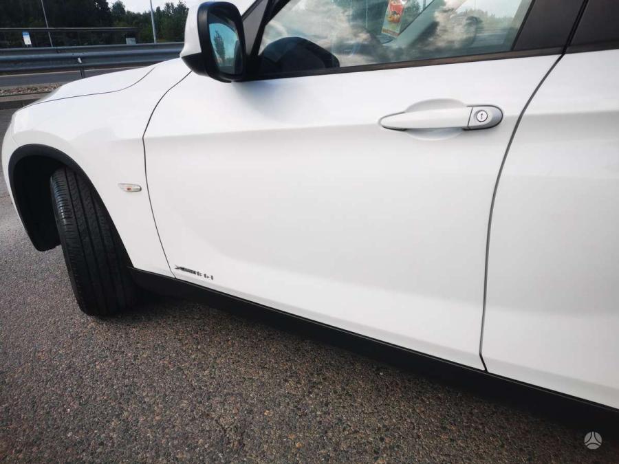 White BMW X1 2012 in Vilnius, with an engine capacity of 2.00 L and mileage of 88 thousand km for 6400 €, photo 9 on AUTOMOTO.COM.LV