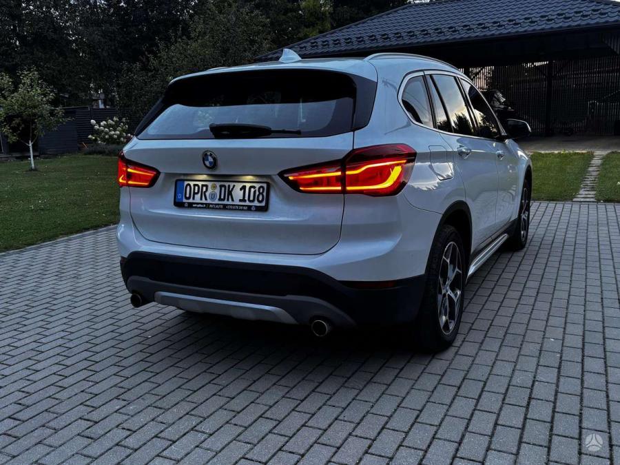 White BMW X1 2018 in Vilnius, with an engine capacity of 2.00 L and mileage of 260 thousand km for 13950 €, photo 8 on AUTOMOTO.COM.LV
