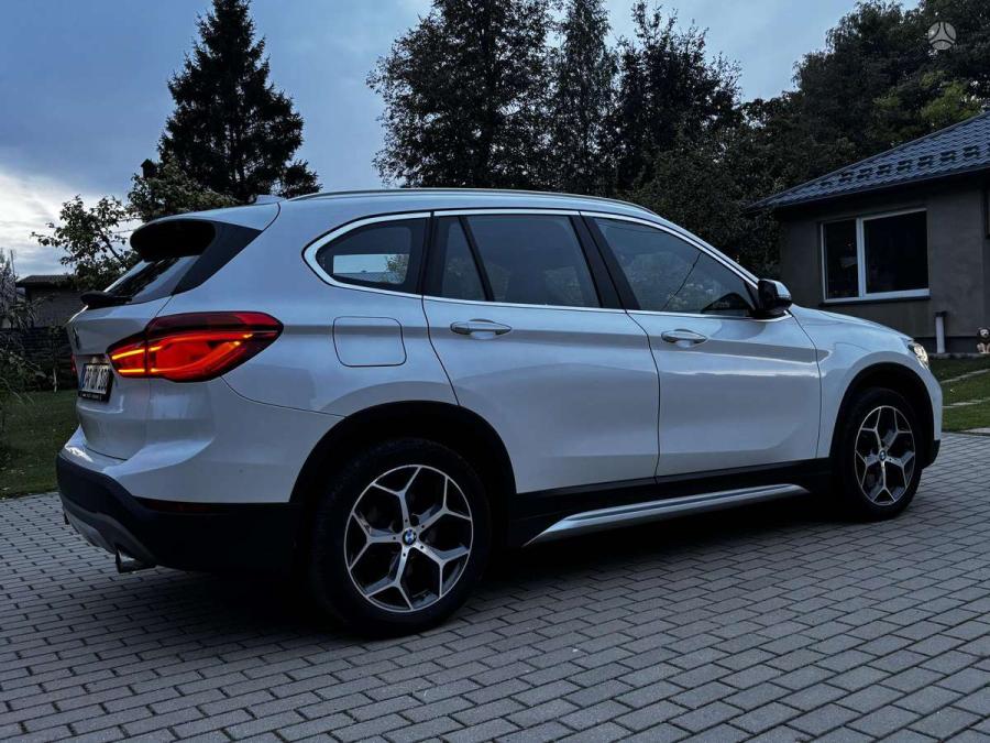 White BMW X1 2018 in Vilnius, with an engine capacity of 2.00 L and mileage of 260 thousand km for 13950 €, photo 10 on AUTOMOTO.COM.LV
