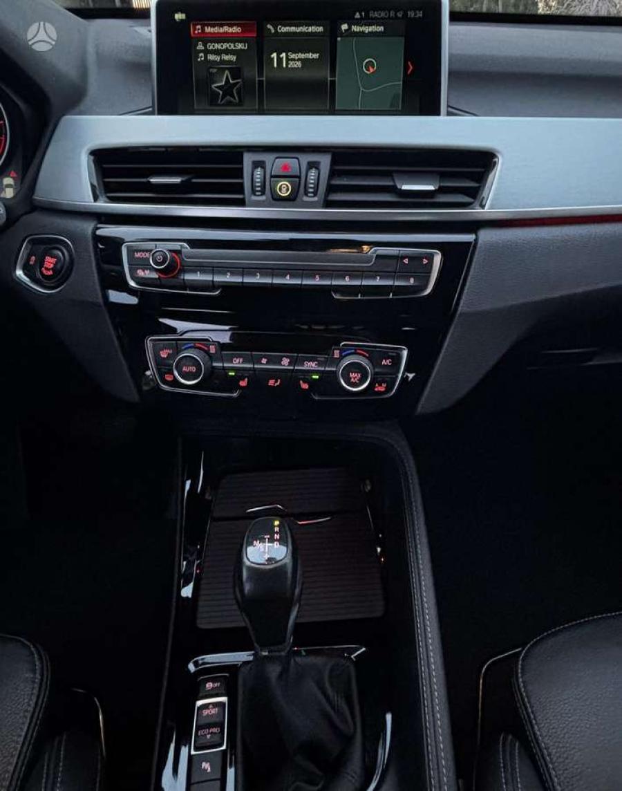 White BMW X1 2018 in Vilnius, with an engine capacity of 2.00 L and mileage of 260 thousand km for 13950 €, photo 16 on AUTOMOTO.COM.LV