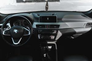 White BMW X1 2018 in Vilnius, with an engine capacity of 2.00 L and mileage of 260 thousand km for 13950 €, photo 28 on AUTOMOTO.COM.LV