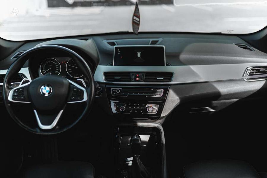 White BMW X1 2018 in Vilnius, with an engine capacity of 2.00 L and mileage of 260 thousand km for 13950 €, photo 28 on AUTOMOTO.COM.LV