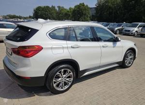 White BMW X1 2019 in Kaunas, with an engine capacity of 1.50 L and mileage of 131 thousand km for 14500 €, photo 3 on AUTOMOTO.COM.LV